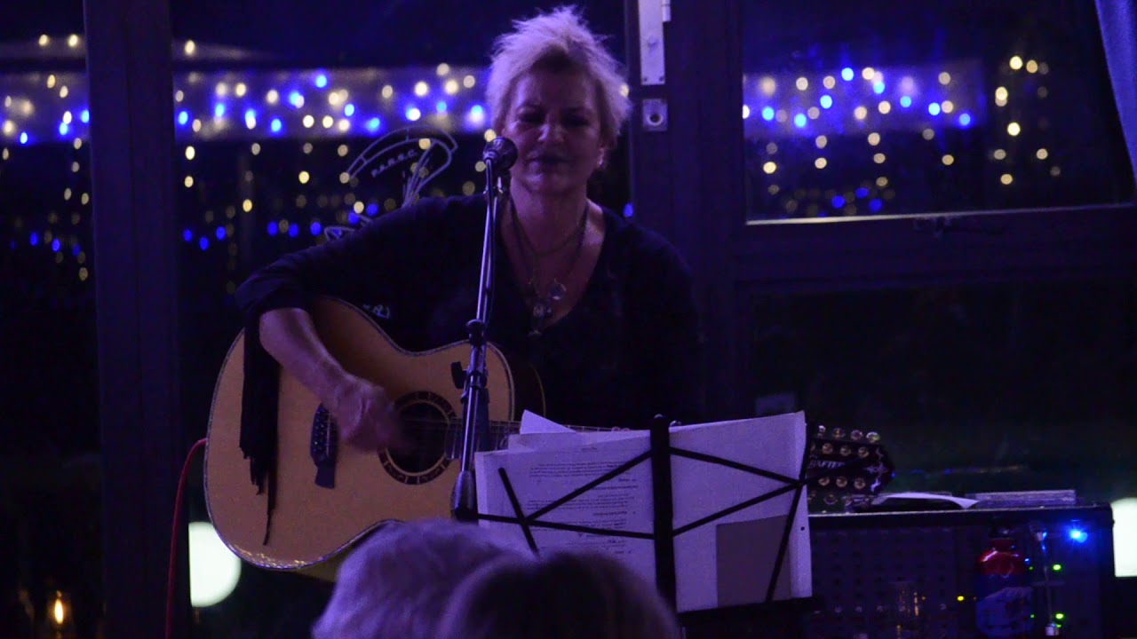 Music legend Cindy Alter at sold-out show in Kowie - Talk of the Town
