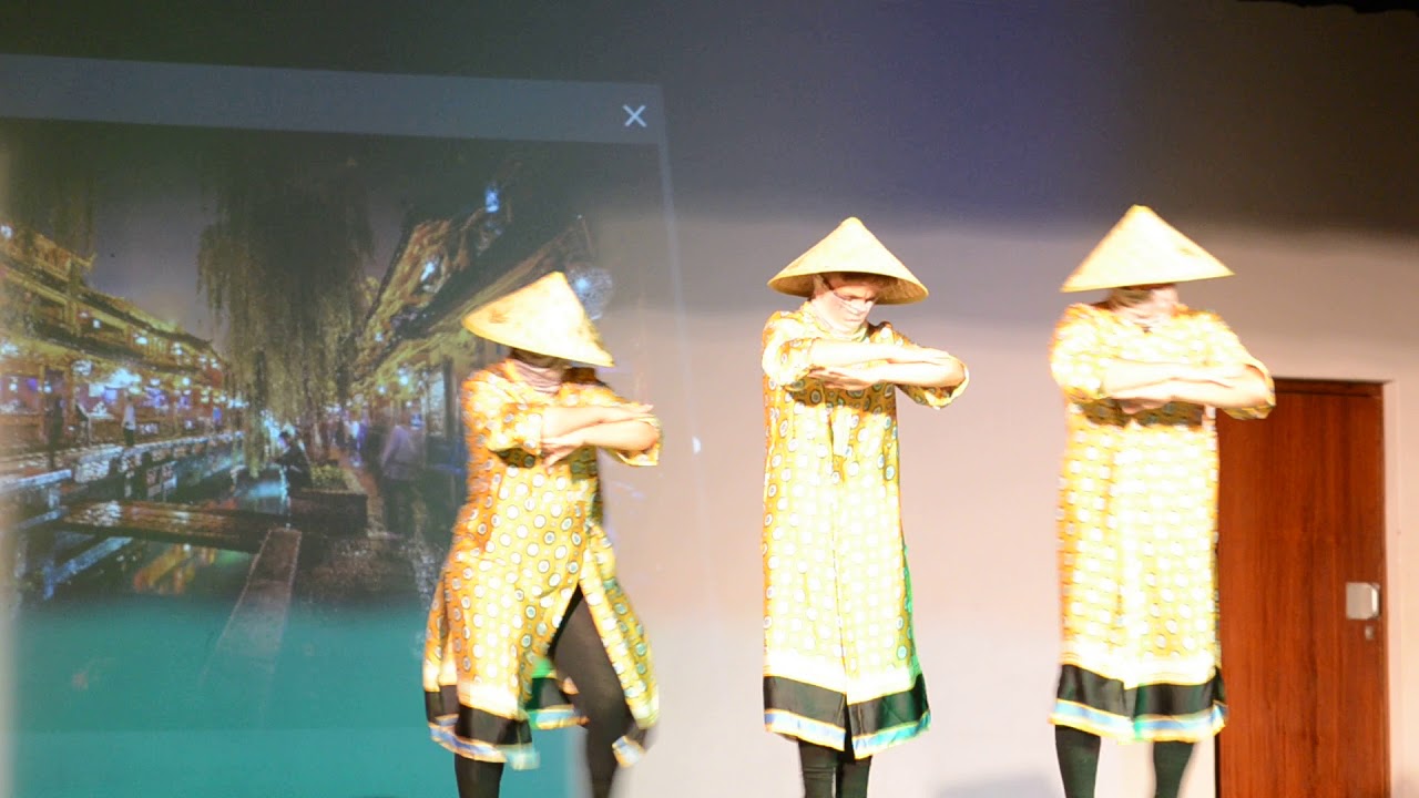 Welcome to the show, China - Talk of the Town